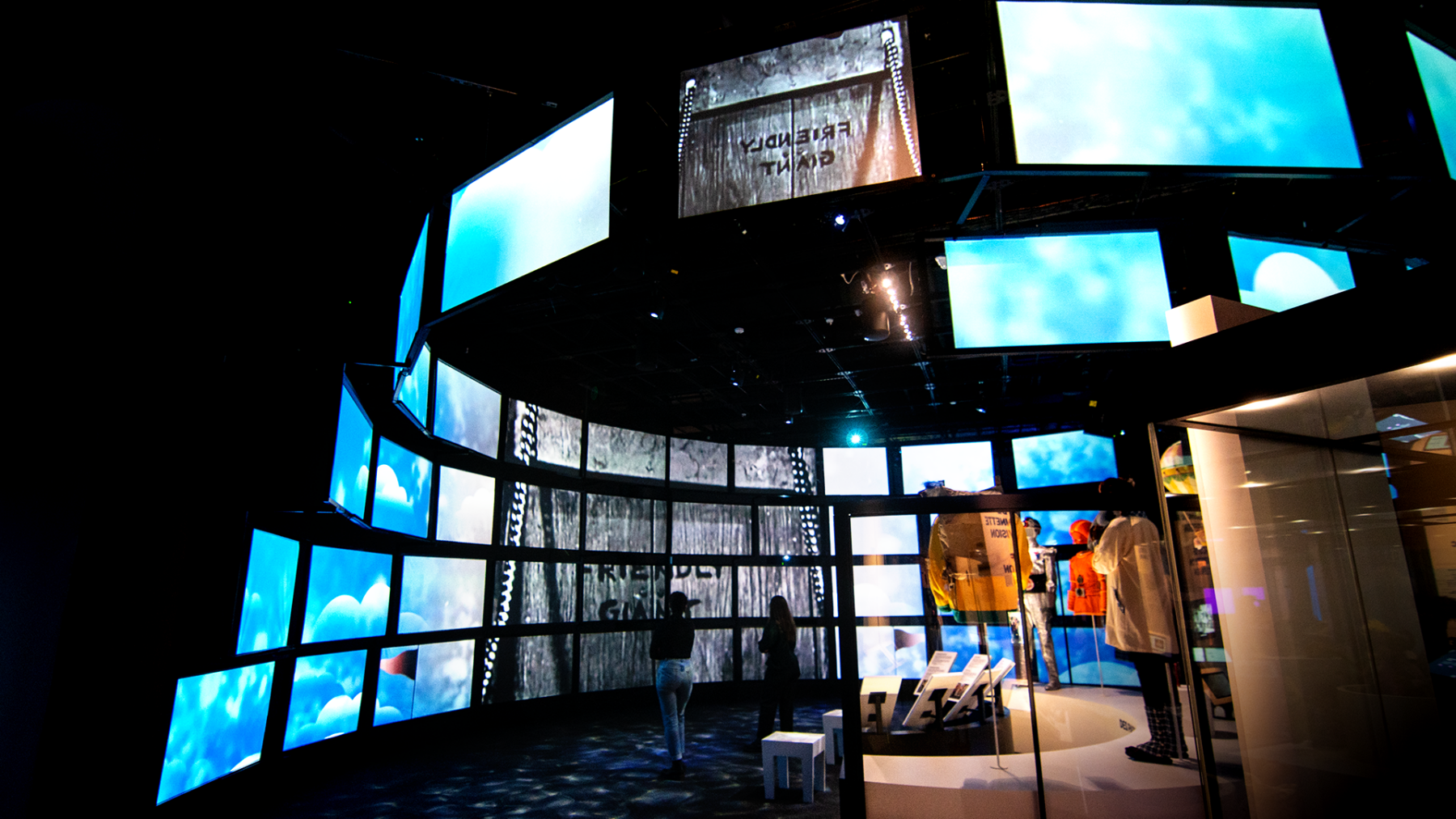 Carrousel - Normal Studio